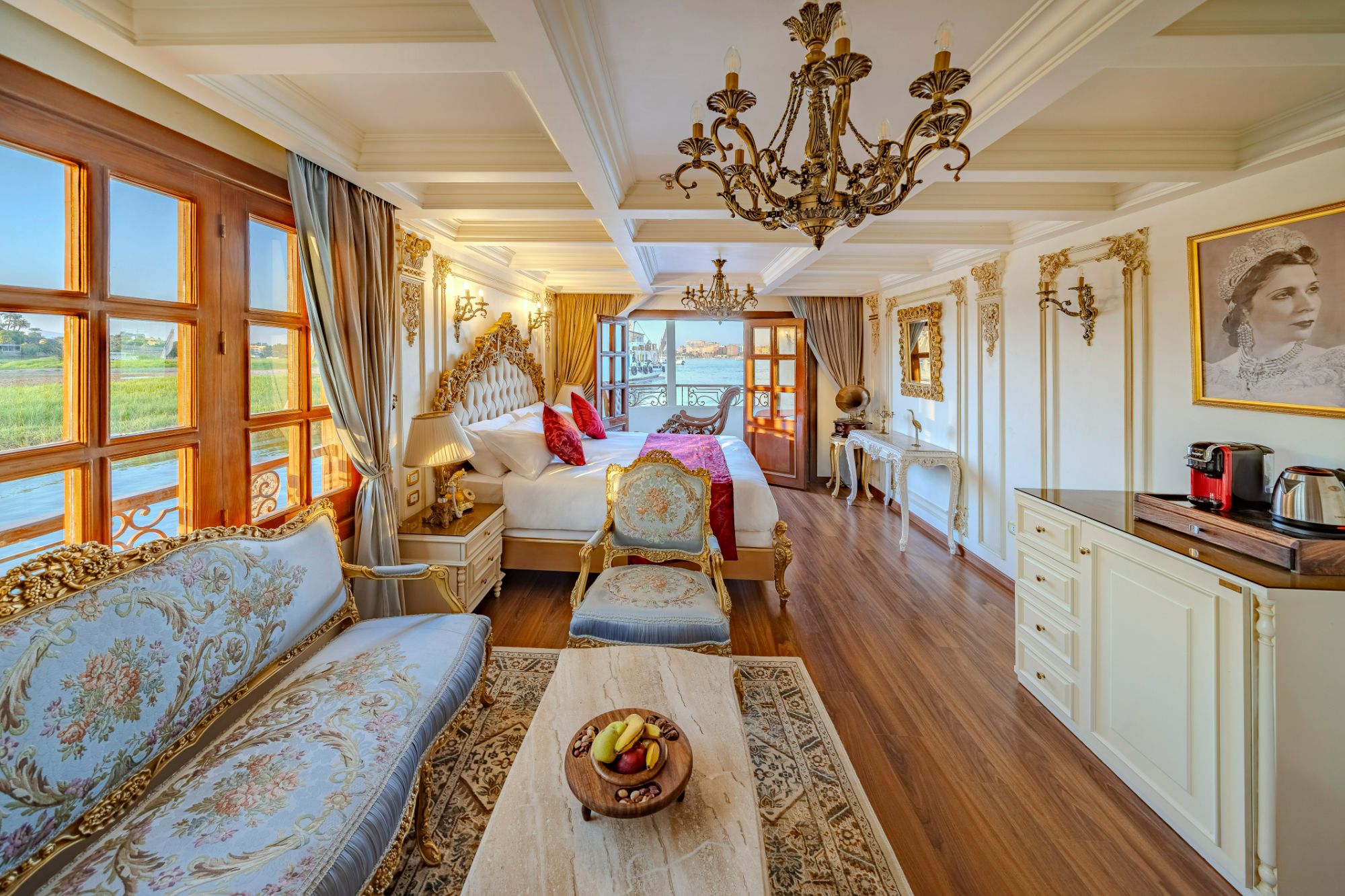 Queen Nazli Royal Suite | Dahbiya Nile Cruise