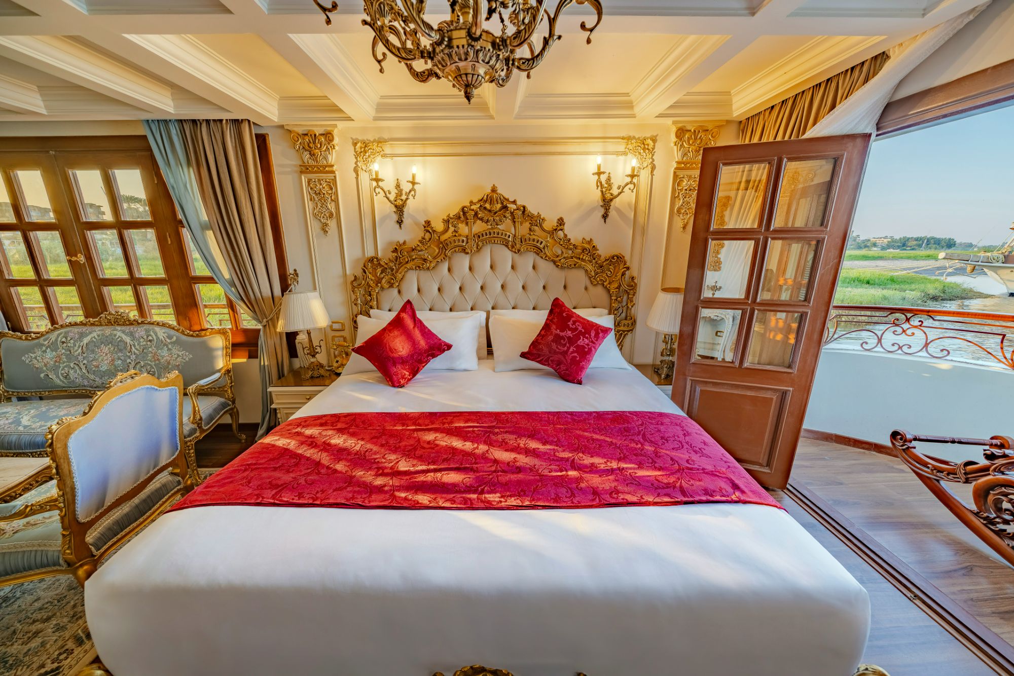 Queen Nazli Royal Suite | Dahbiya Nile Cruise